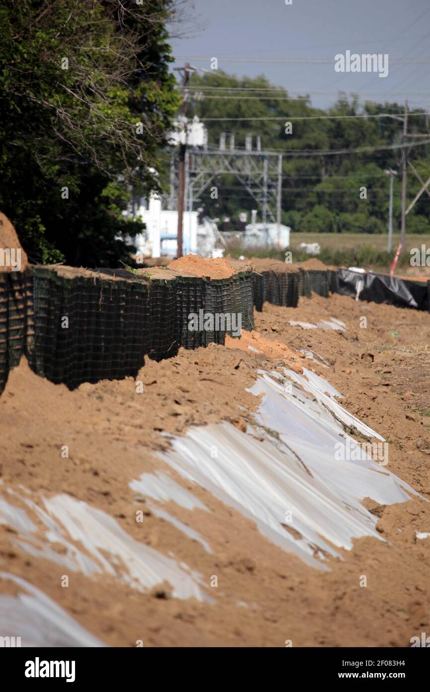 17 May 2011. Krotz Springs, Louisiana, USA. A two mile long temporary ...