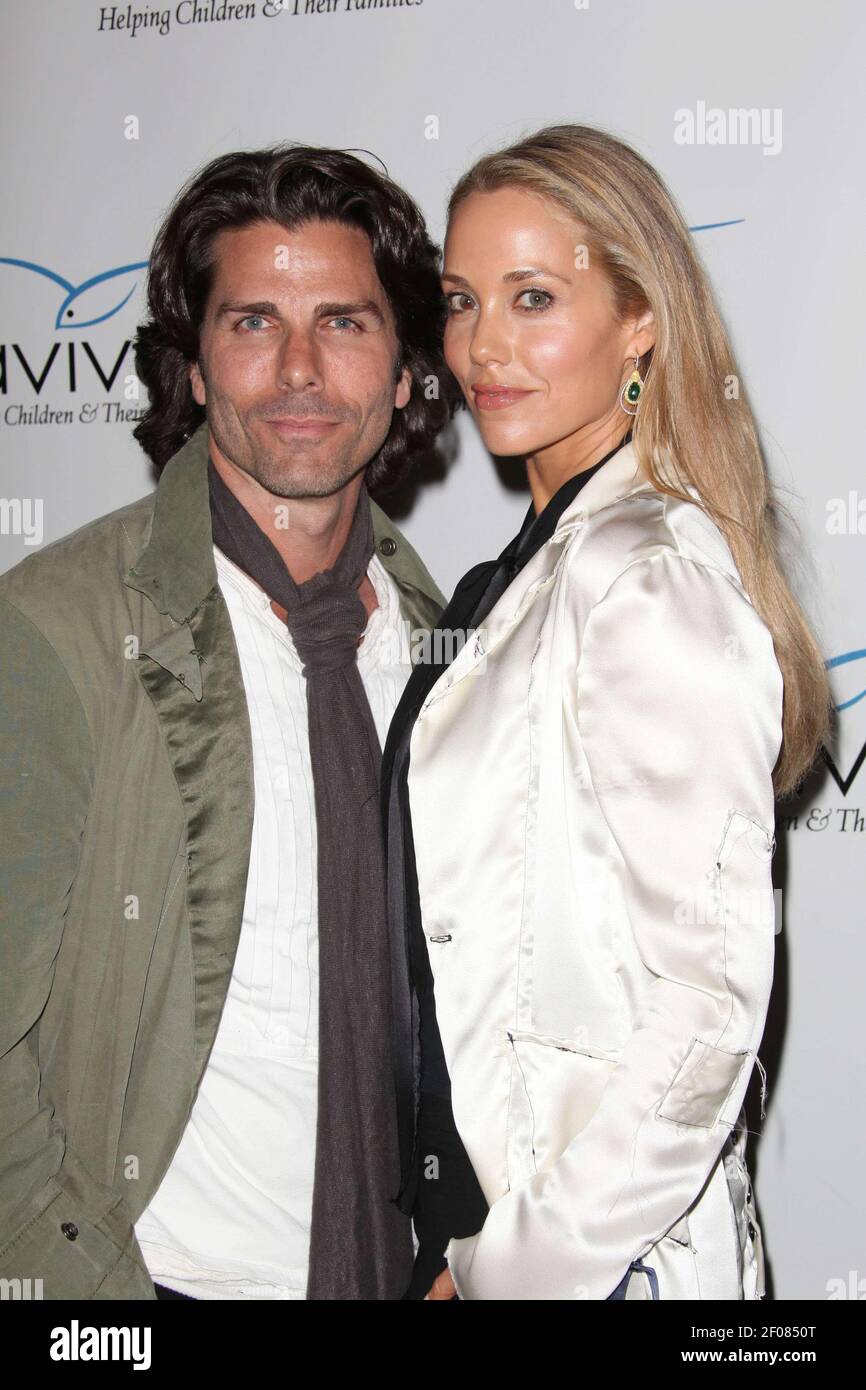 21 May 2011 - Hollywood, CA - Greg Lauren and Elizabeth Berkley arrive ...