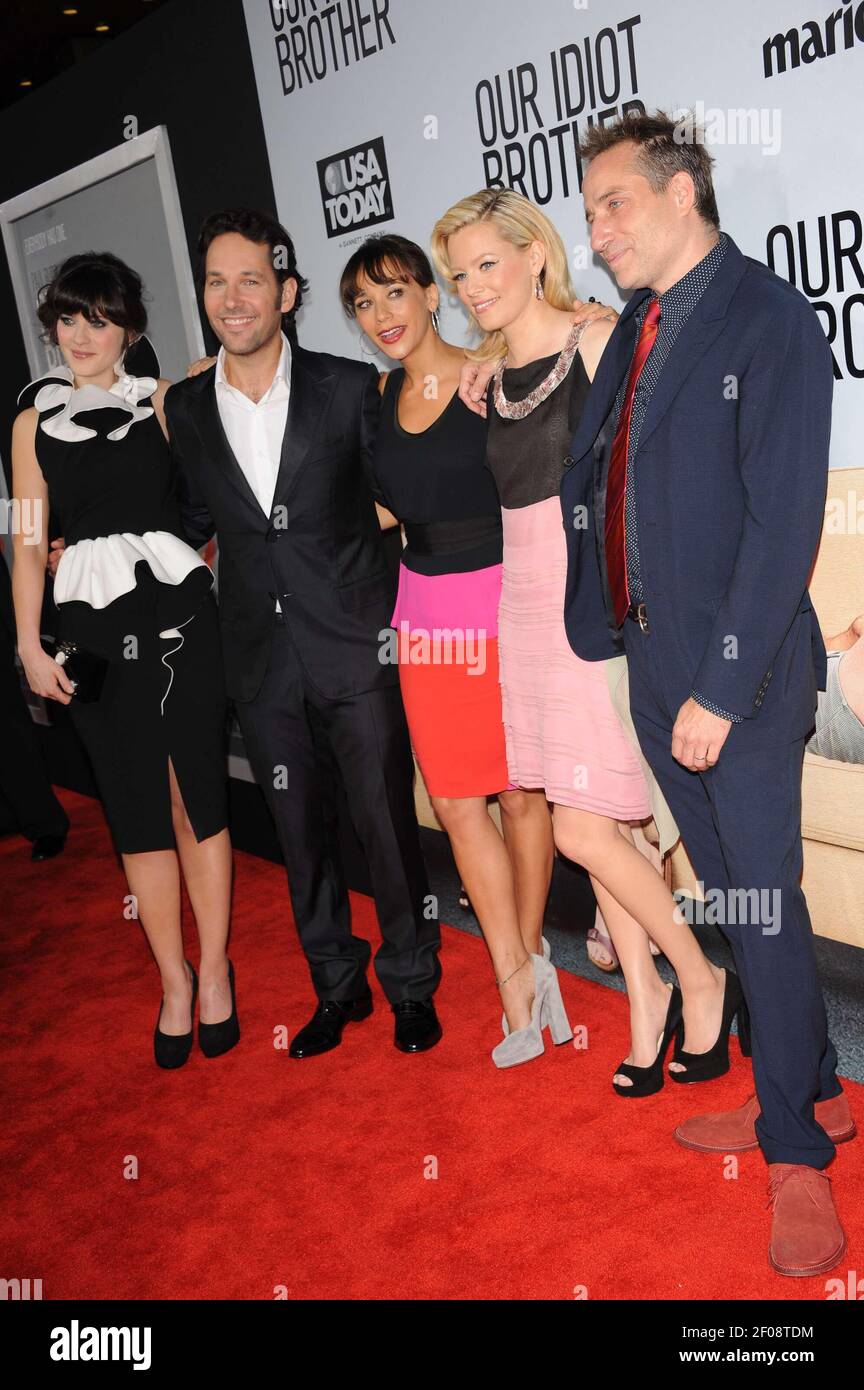 Zooey Deschanel, Paul Rudd, Rashida Jones Elizabeth Banks and Jesse ...
