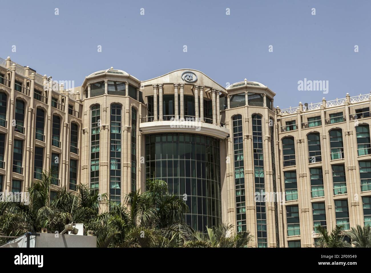 Cream coloured building hi-res stock photography and images - Alamy