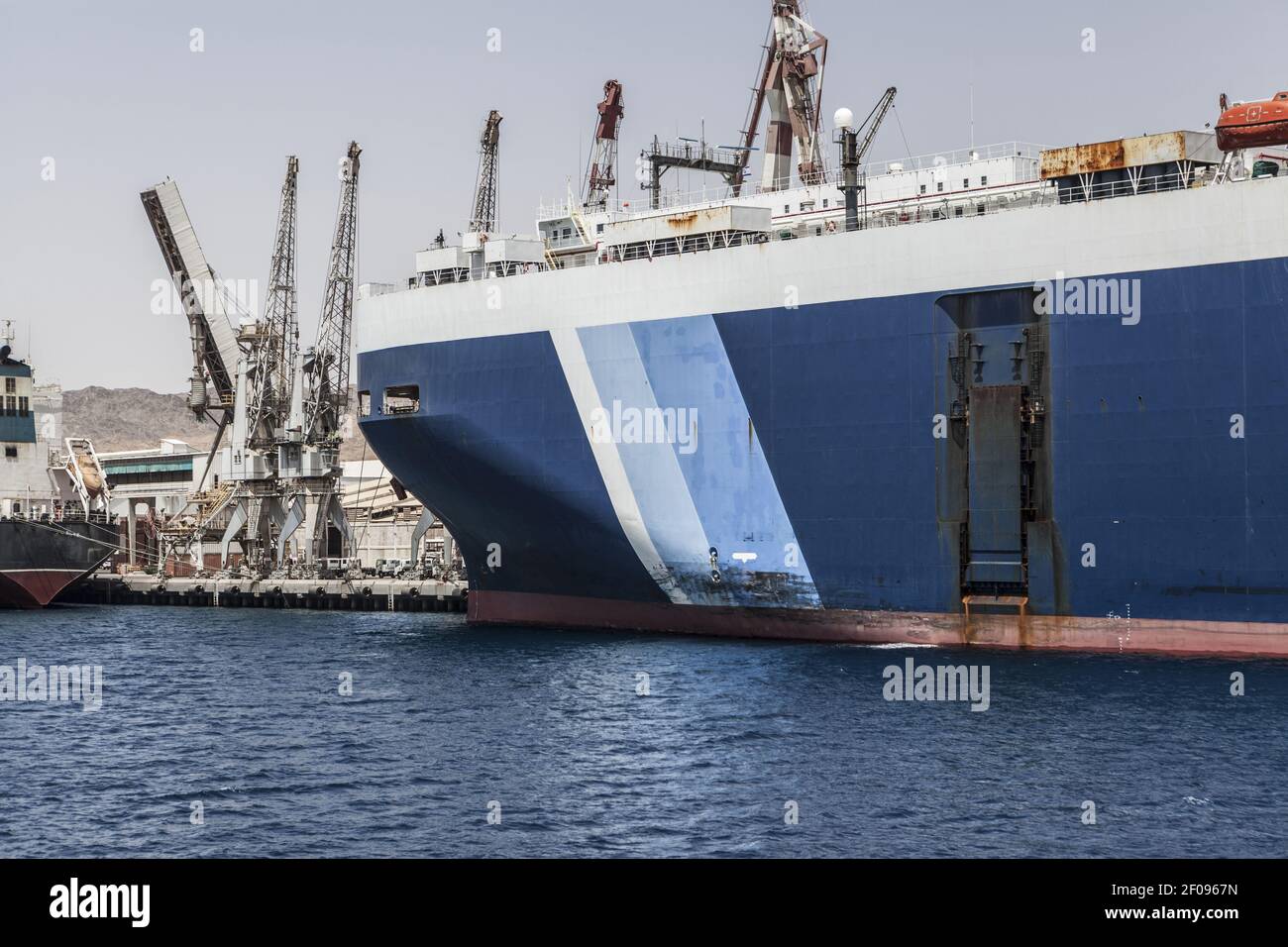 Boat wheel explorer hi-res stock photography and images - Alamy