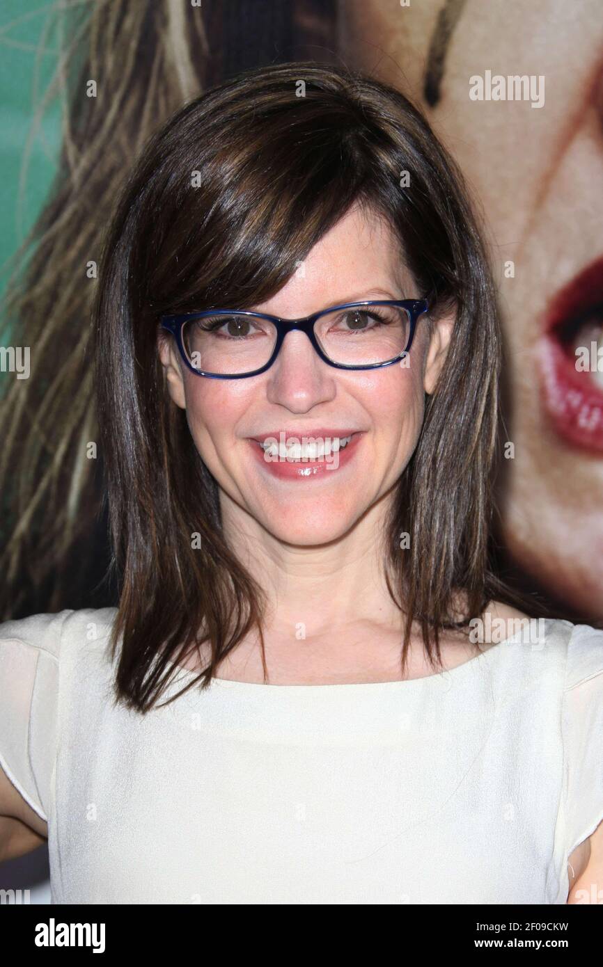 06 October 2011 - Los Angeles, CA - Lisa Loeb arrives at the premiere ...