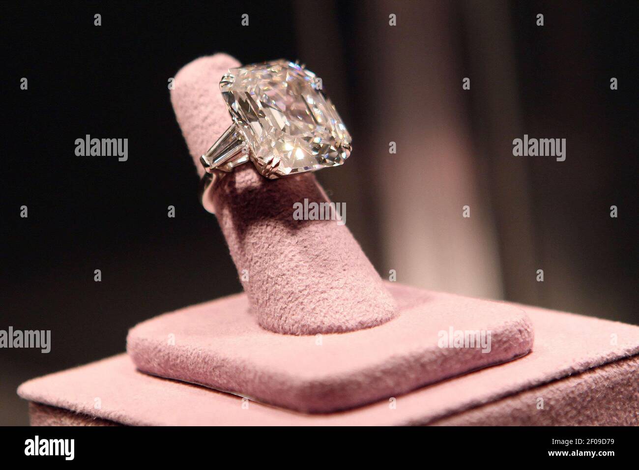 10 October 2011 - Los Angeles, CA - The Elizabeth Taylor Diamond of 33. ...