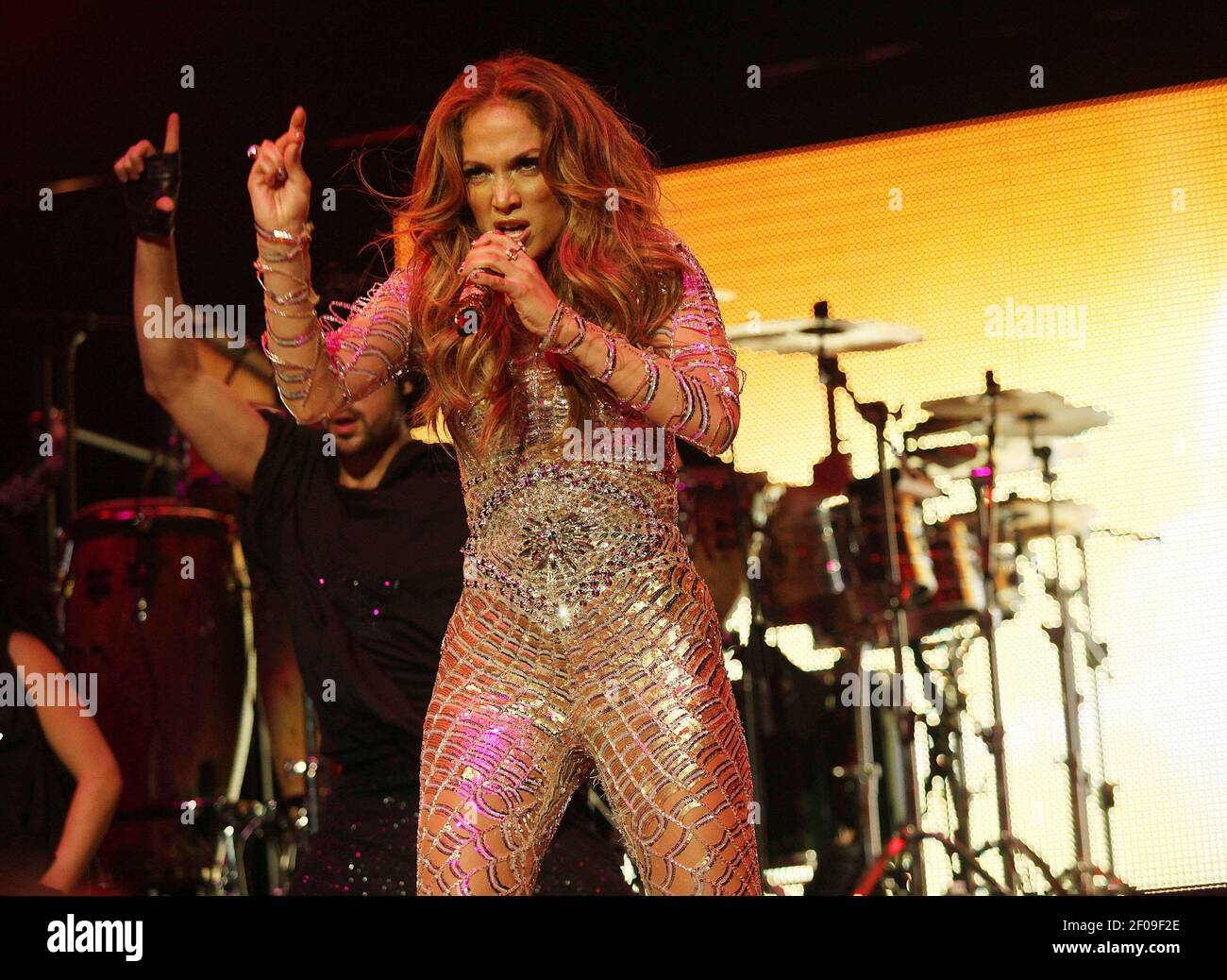 15 May 2011 - Los Angeles, CA - Jennifer Lopez performs with rapper ...
