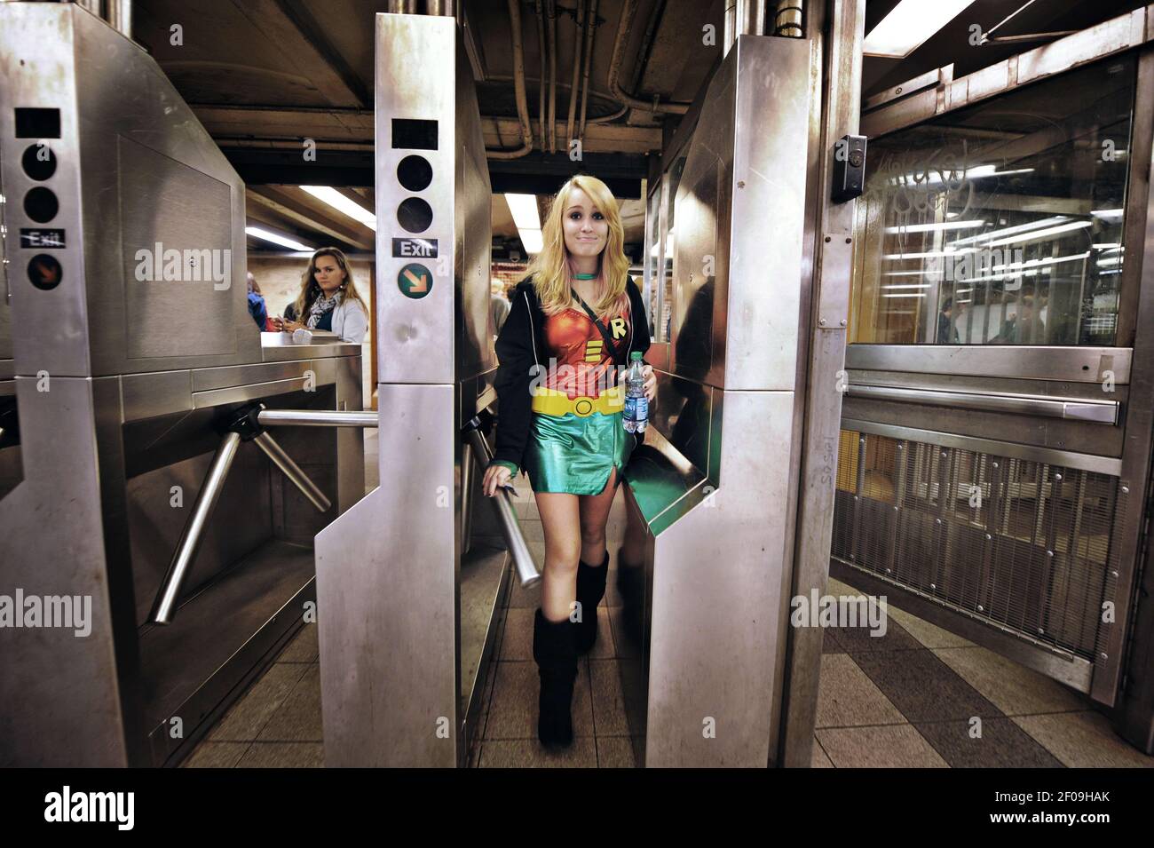 15 October 2011 - New York - Comic Con enthusiast dressed as "Robin ...