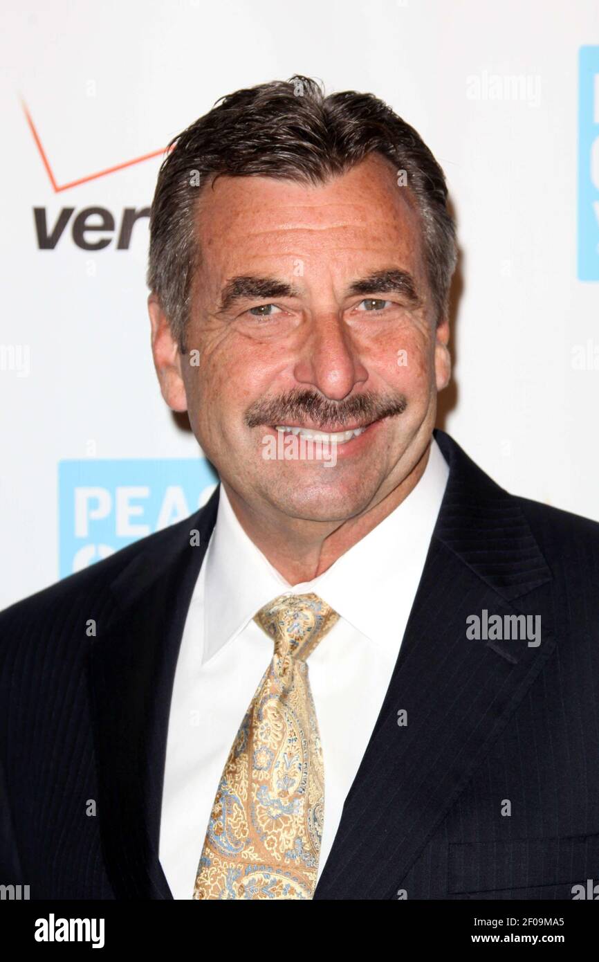 28 October 2011 - Beverly Hills, CA - Charlie Beck arrives at the ...