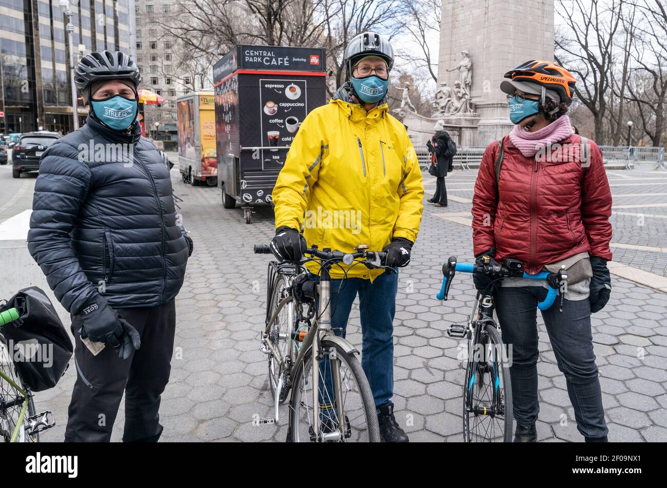 New York, NY - March 6, 2021: Members of Streets Pac organization help ...