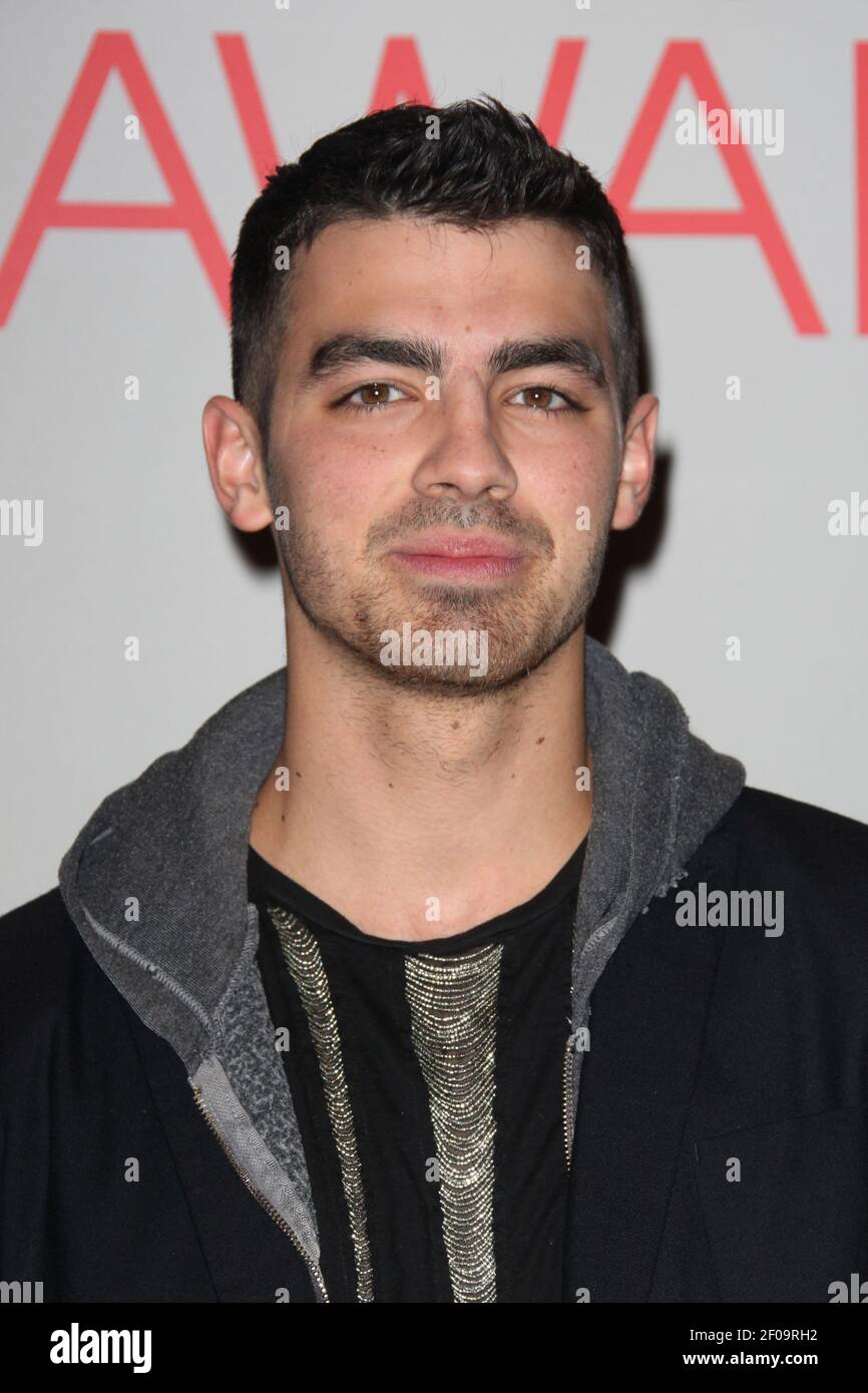 08 November 2011 - Beverly Hills, CA - Joe Jonas arrives to 2012 People ...