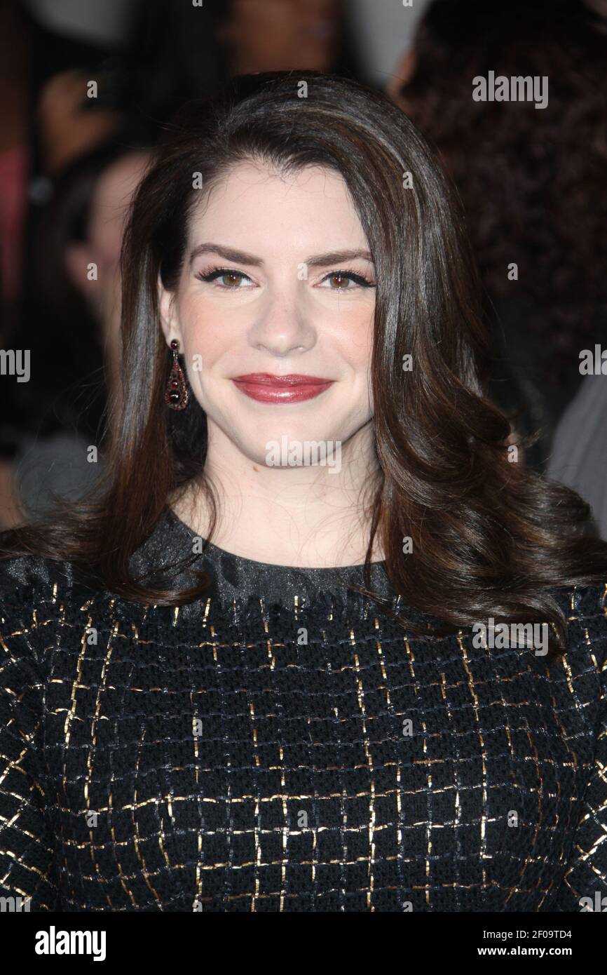 14 November 2011 - West Hollywood, CA - Stephanie Meyers arrives at the ...