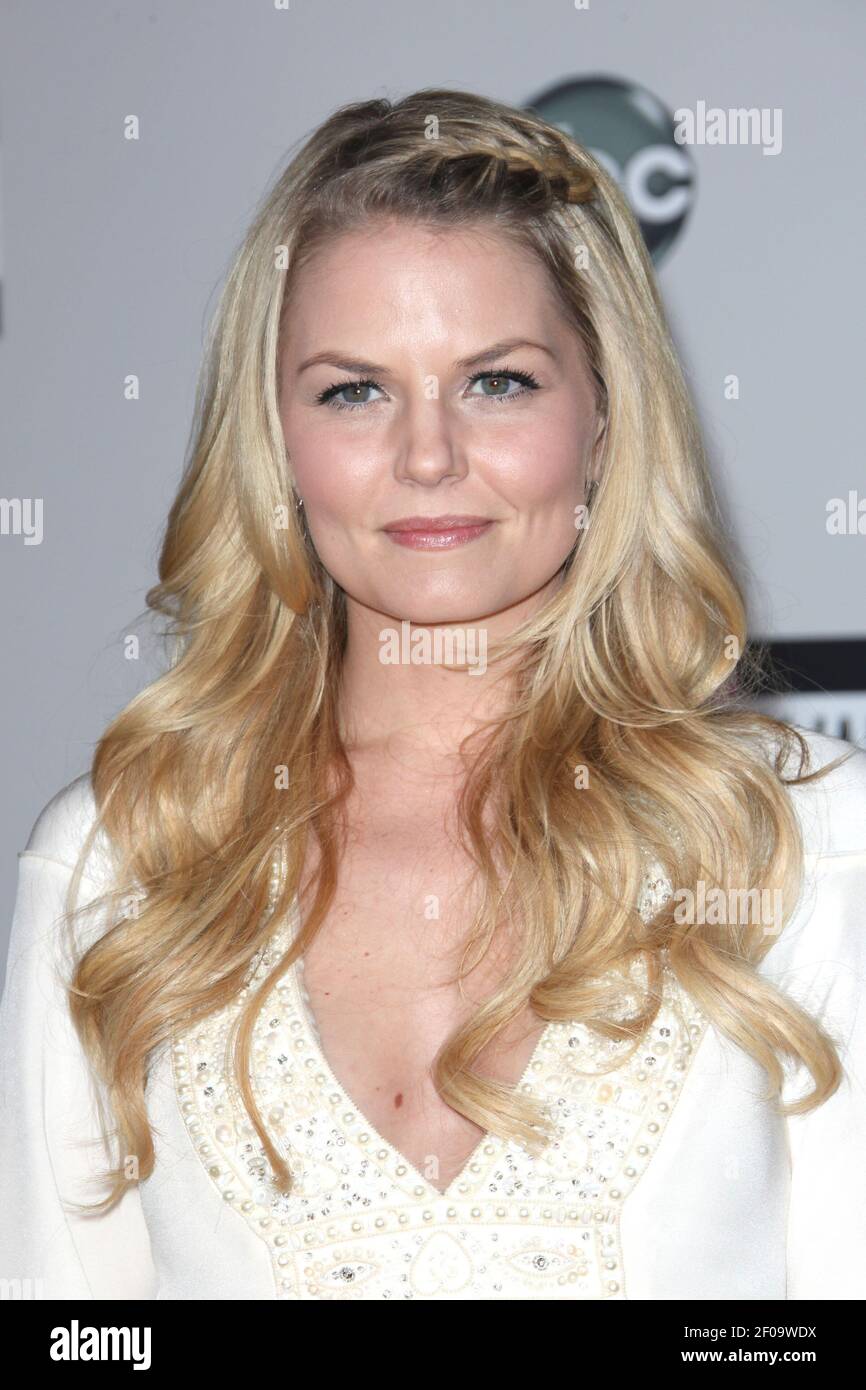 20 November 2011 - Los Angeles, CA - Jennifer Morrison arrives to the ...