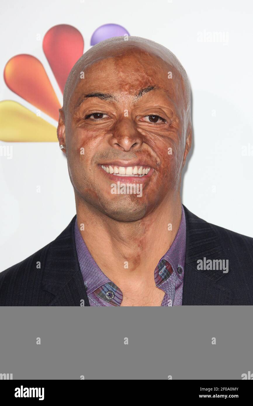 09 December 2011 - Los Angeles, CA - J.R. Martinez arrives to the ...