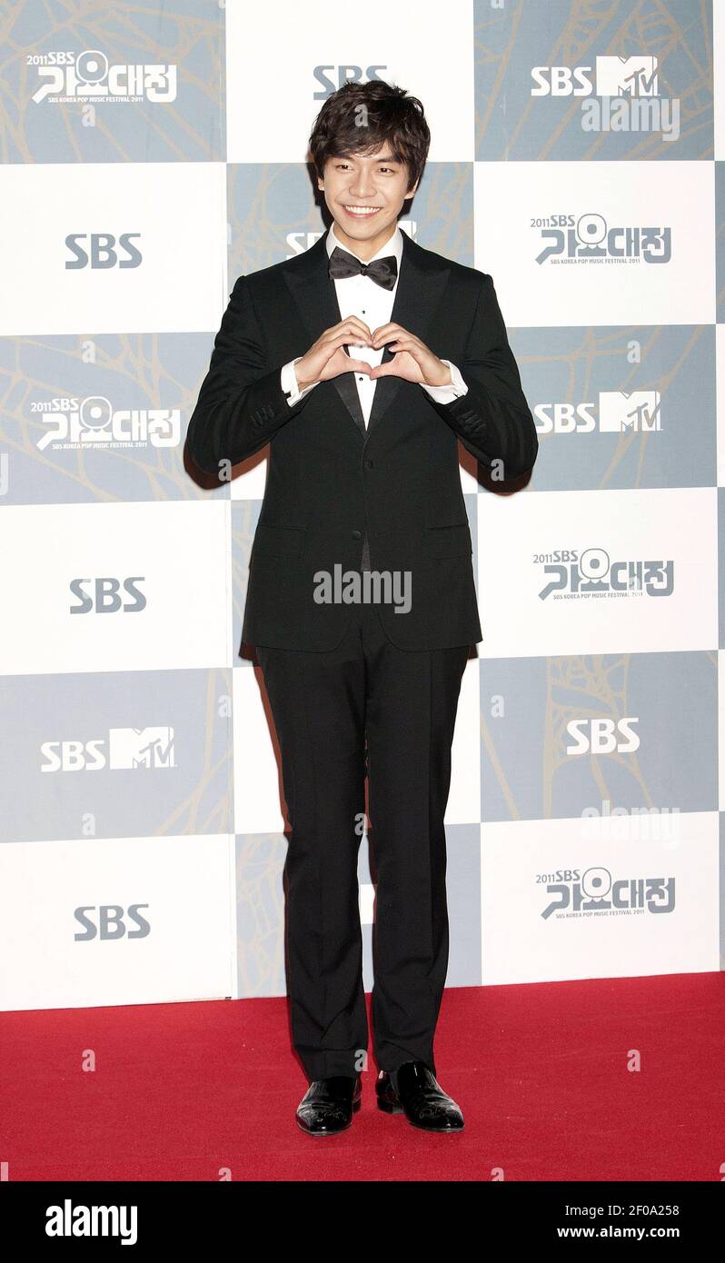 29 DECEMBER 2011-GOYANG, SOUTH KOREA : South Korean actor and singer ...