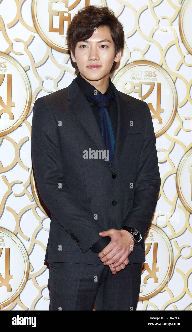 31 DECEMBER 2011 - SEOUL, SOUTH KOREA : South Korean actor Ji Chang ...