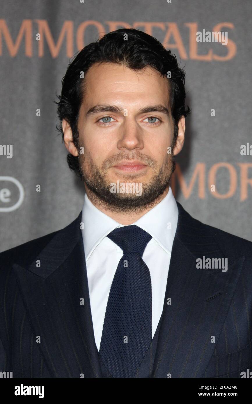 07 November 2011 - Los Angeles, CA - Henry Cavill arrives to the ...