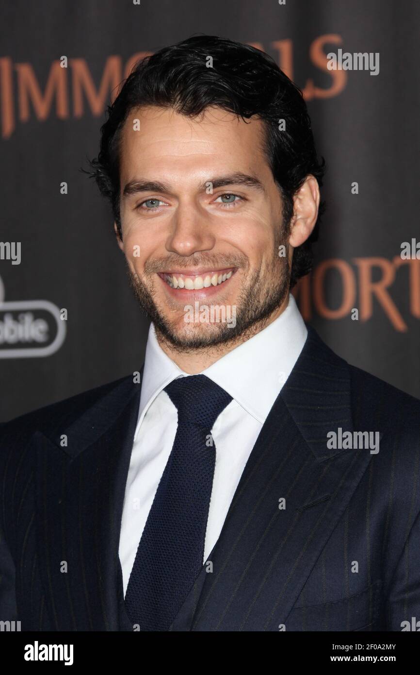 07 November 2011 - Los Angeles, CA - Henry Cavill arrives to the ...