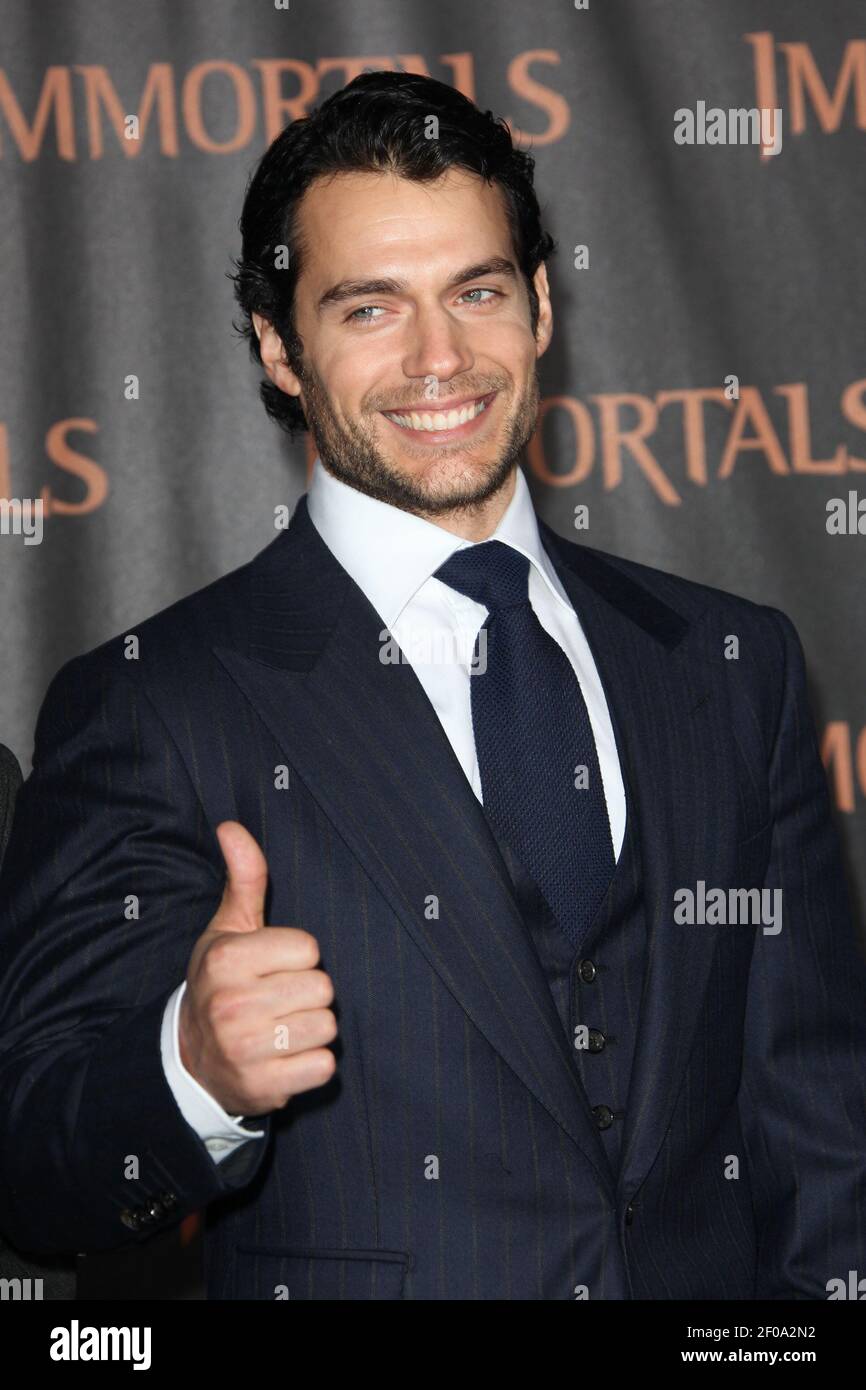 07 November 2011 - Los Angeles, CA - Henry Cavill arrives to the ...