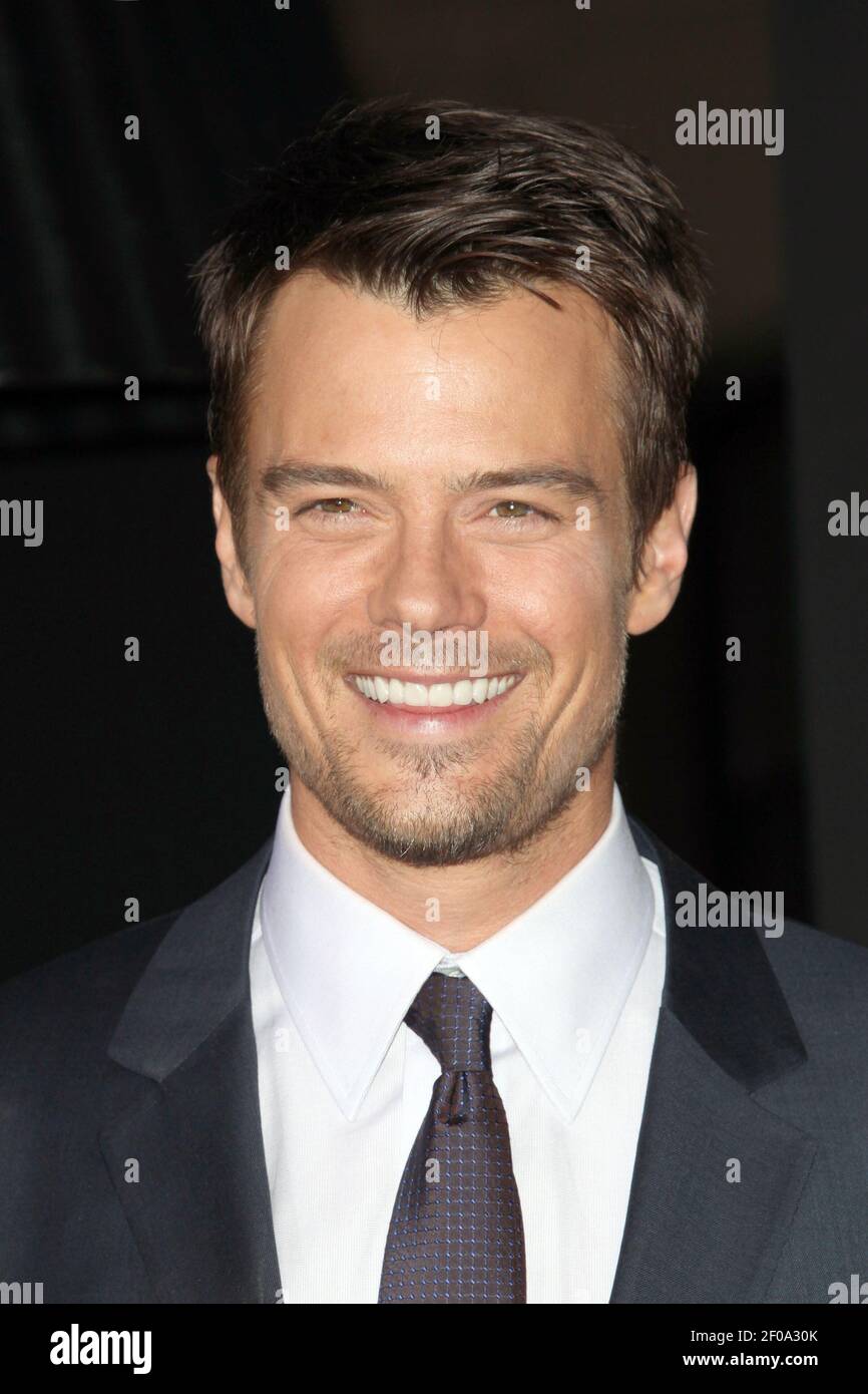 05 December 2011 - Hollywood, CA - Josh Duhamel arrives to the premiere ...