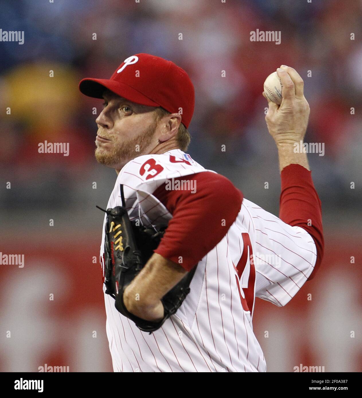 Philadelphia Phillies' Roy Halladay pitches against the New York Mets ...