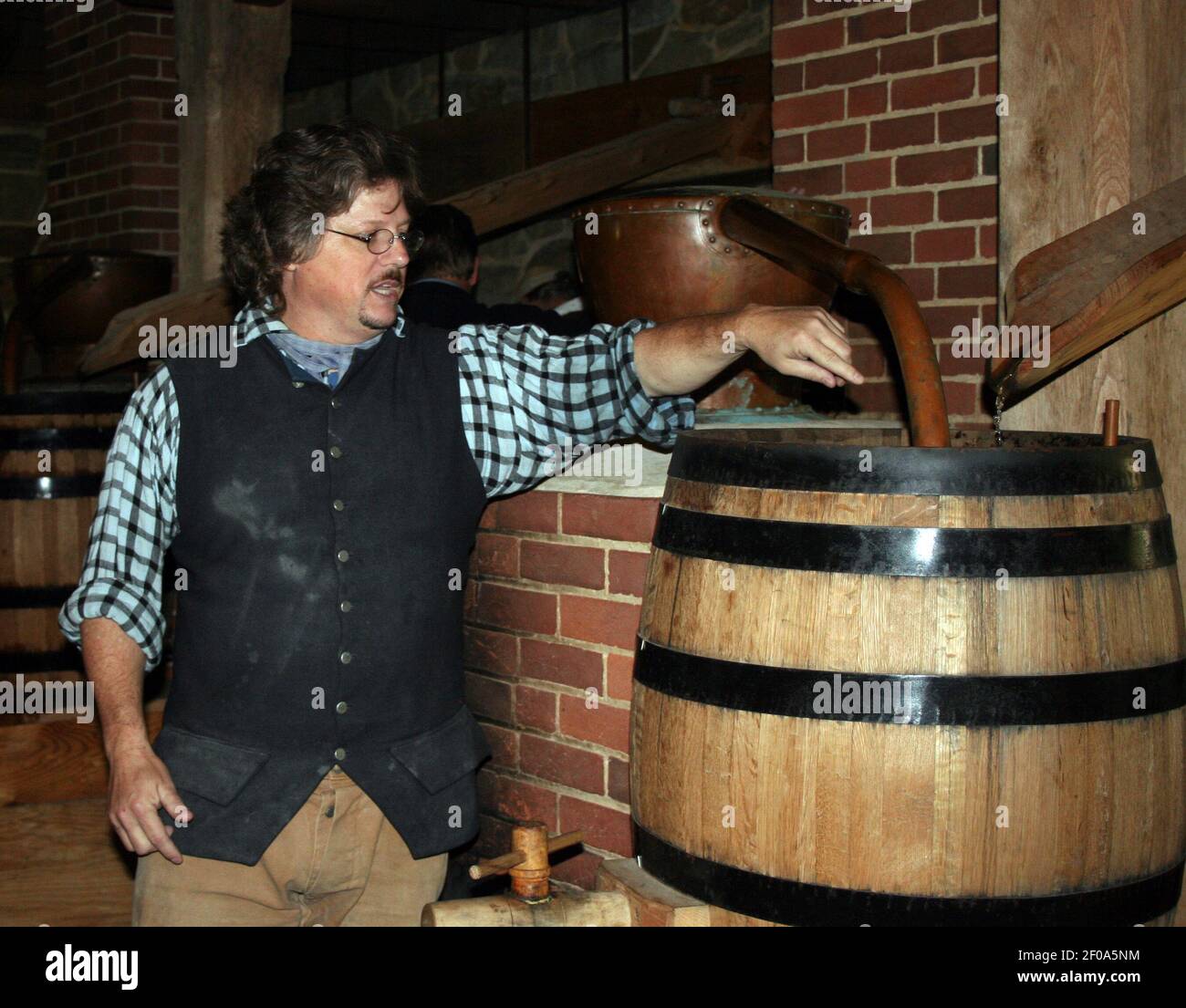 Steve Bashore teaches a tour group from Georgia the finer points of ...