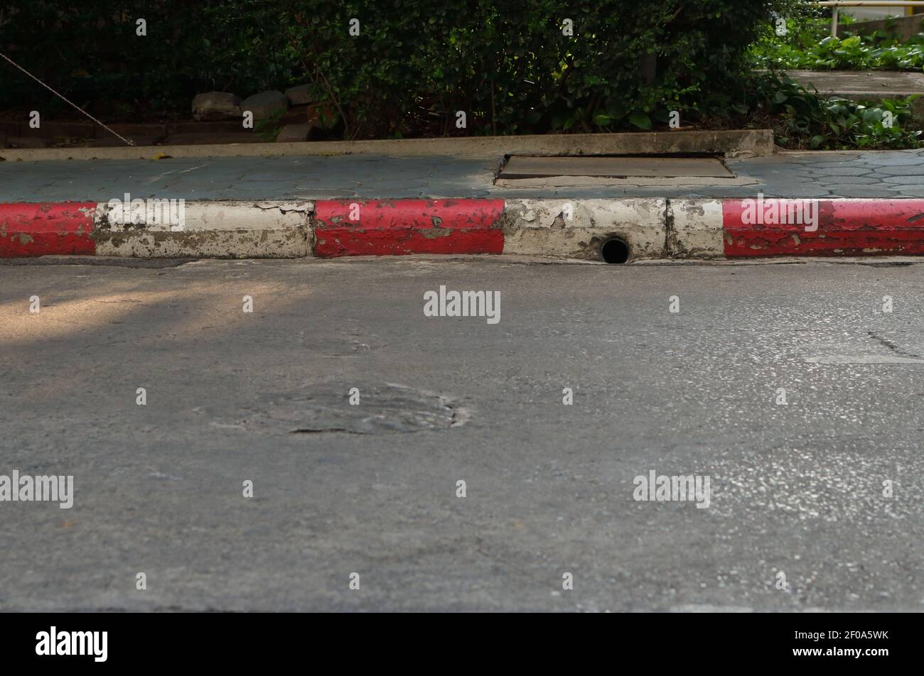 Roadside drain gutter edge road hi-res stock photography and images - Alamy