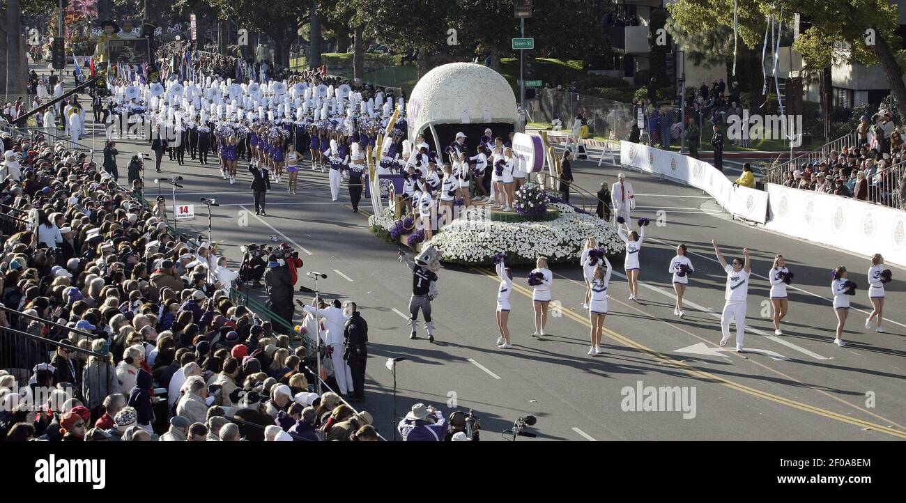 The Texas Christian University Horned Frog band marches with their Rose ...