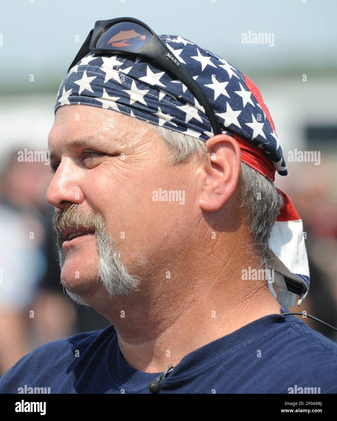 Gary Love waits for his son, Marine Cpl. Todd Simpson Love, to return ...