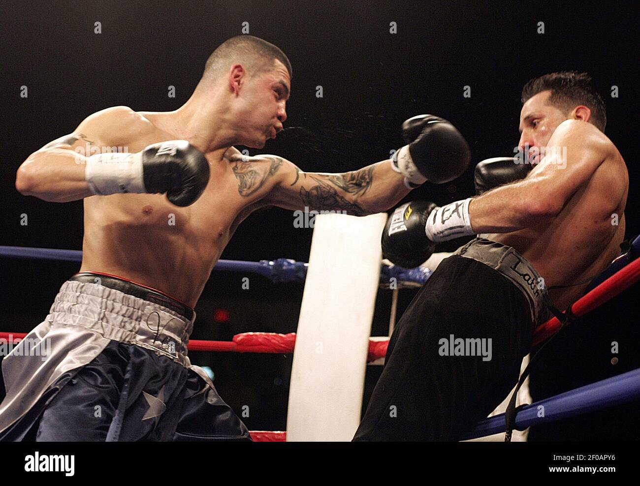 Super middlweight Brian Vera, left, backs former world champion Sergio ...