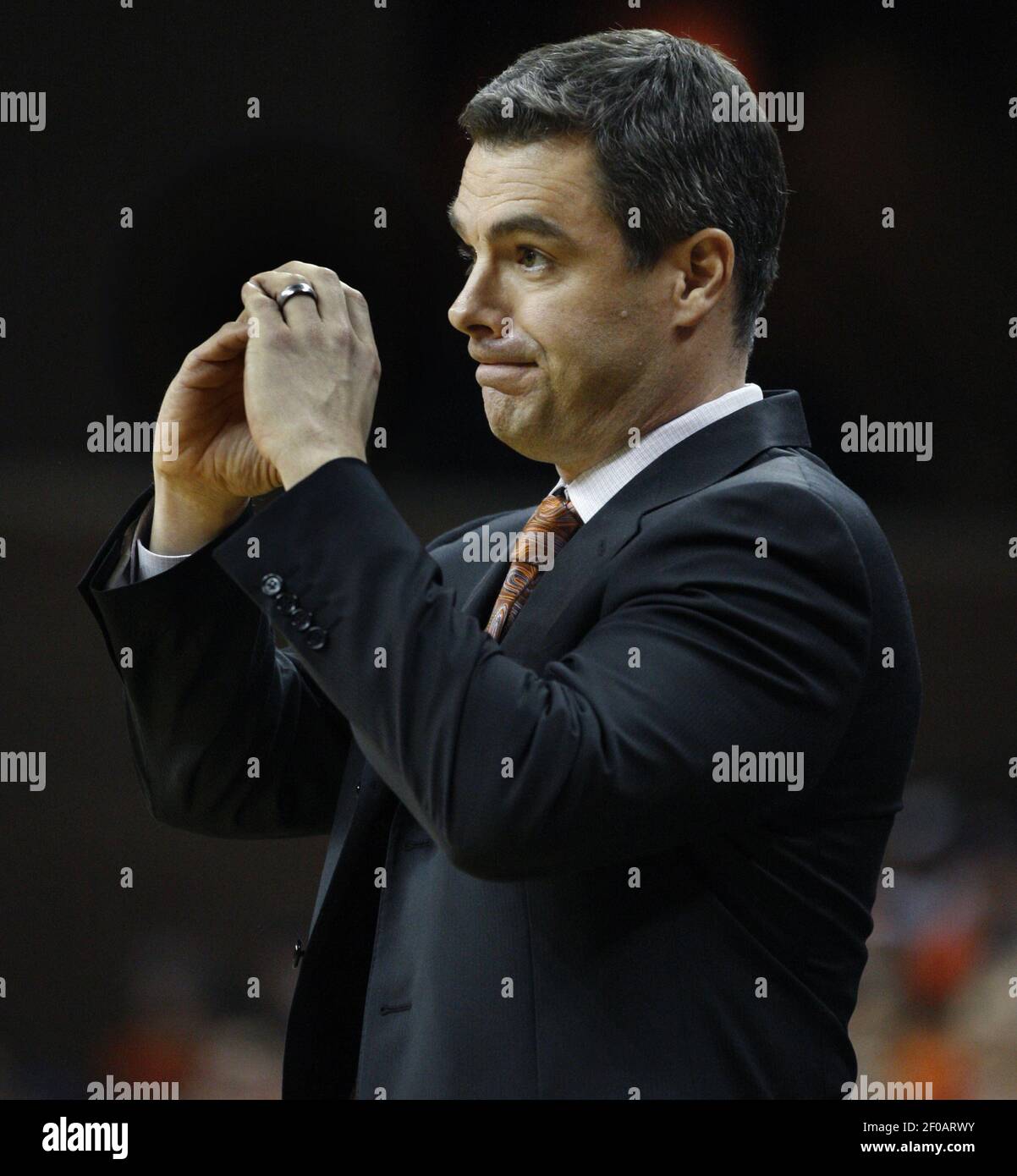 Virginia head coach Tony Bennett calls a first half play against Duke ...