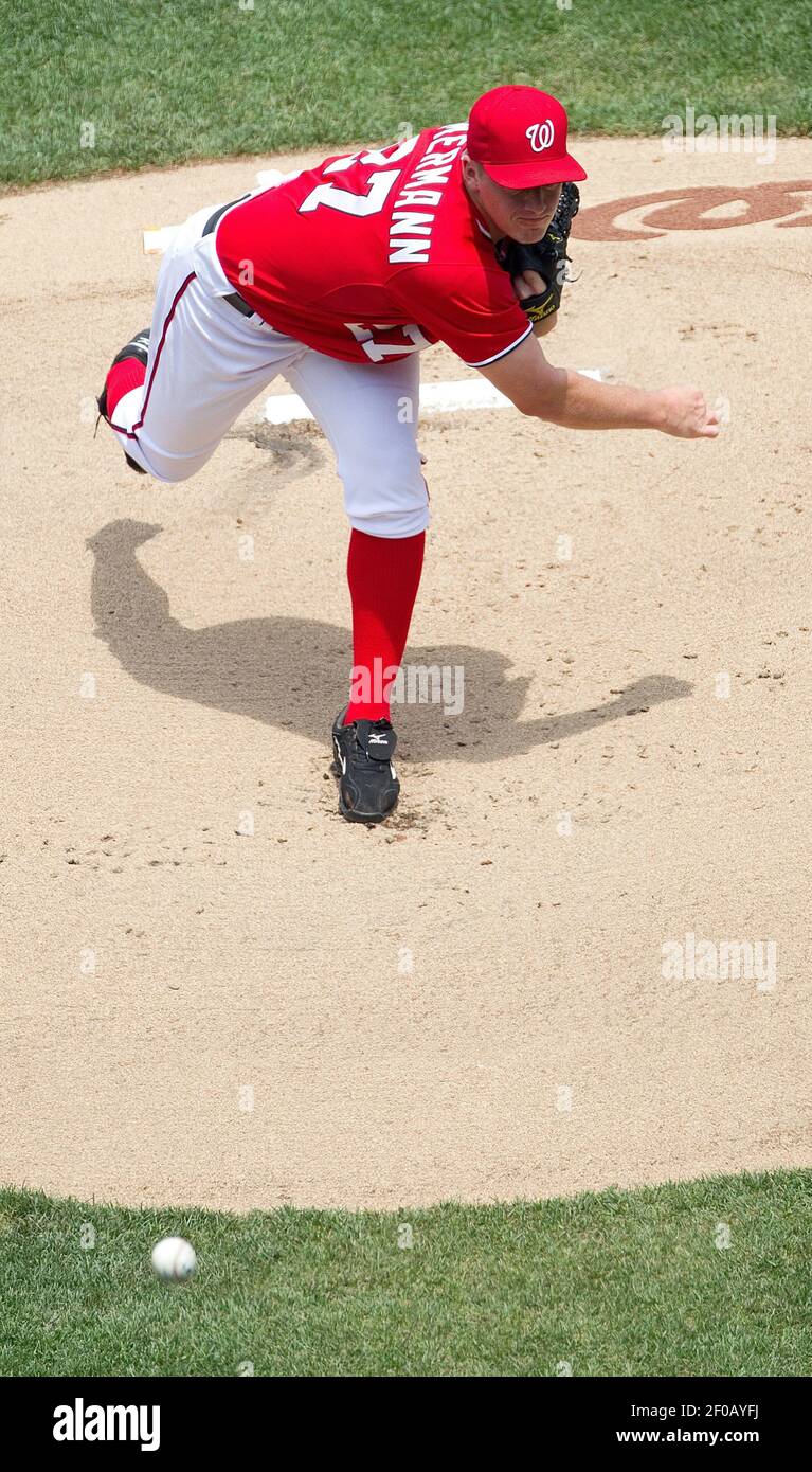 Washington Nationals starting pitcher Jordan Zimmermann (27) delivers a ...