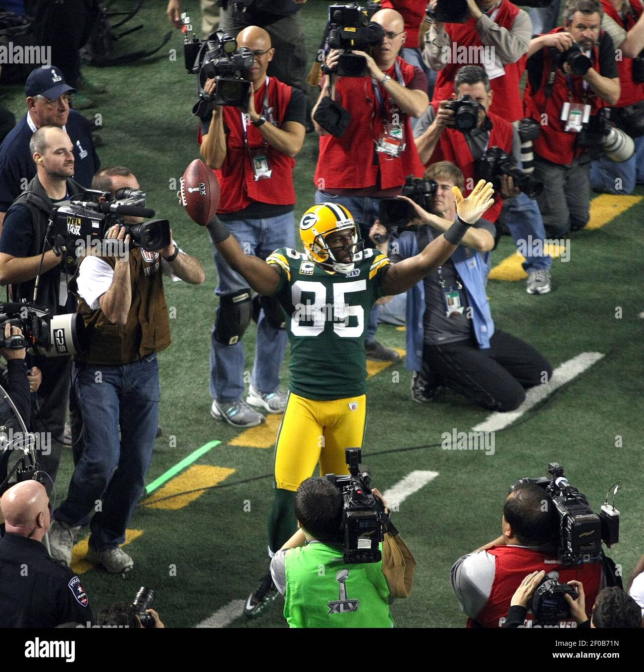 Green Bay Packers wide receiver Greg Jennings (85) celebrates after his ...
