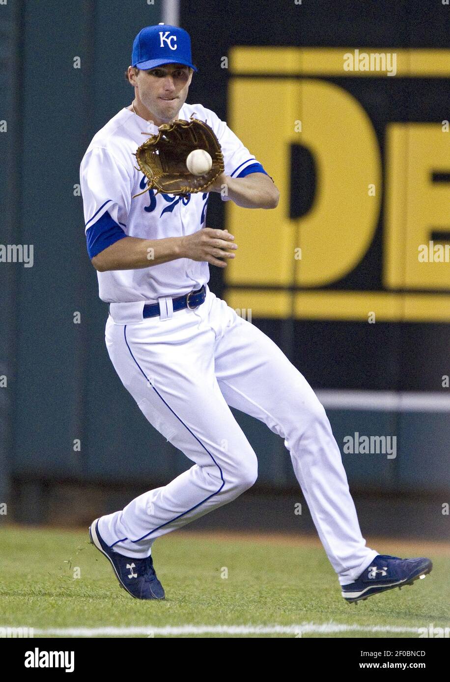 Kansas City Royals right fielder Jeff Francoeur (21) chases after an ...