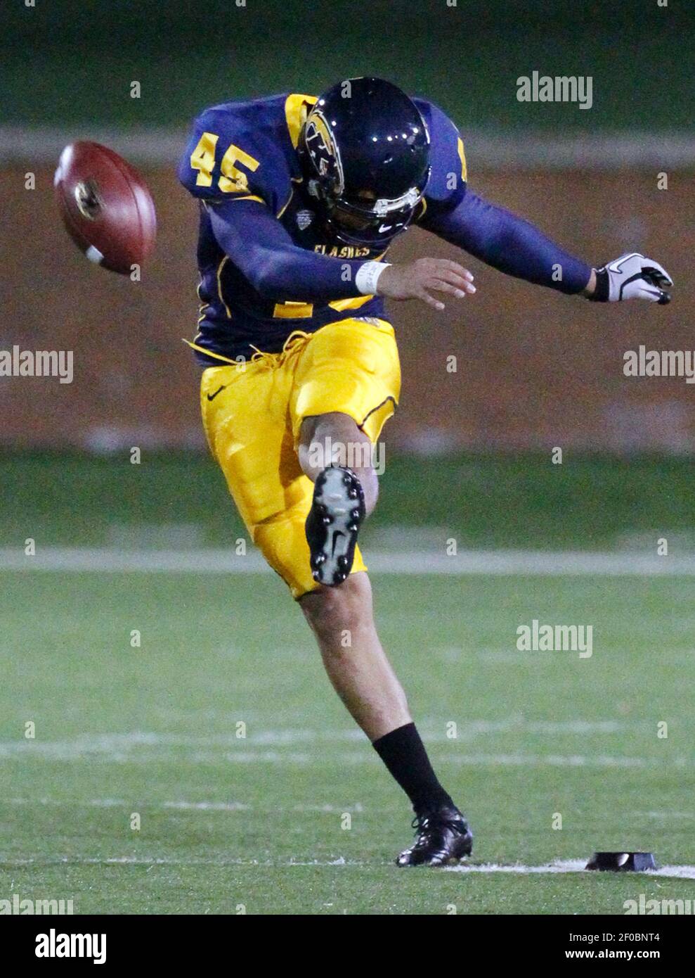 Kent State's Freddy Cortez (45) kicks off against Central Michigan ...