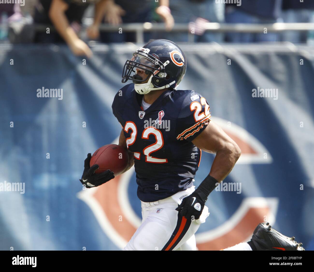 Chicago Bears running back Matt Forte (22) runs into the end zone for a ...