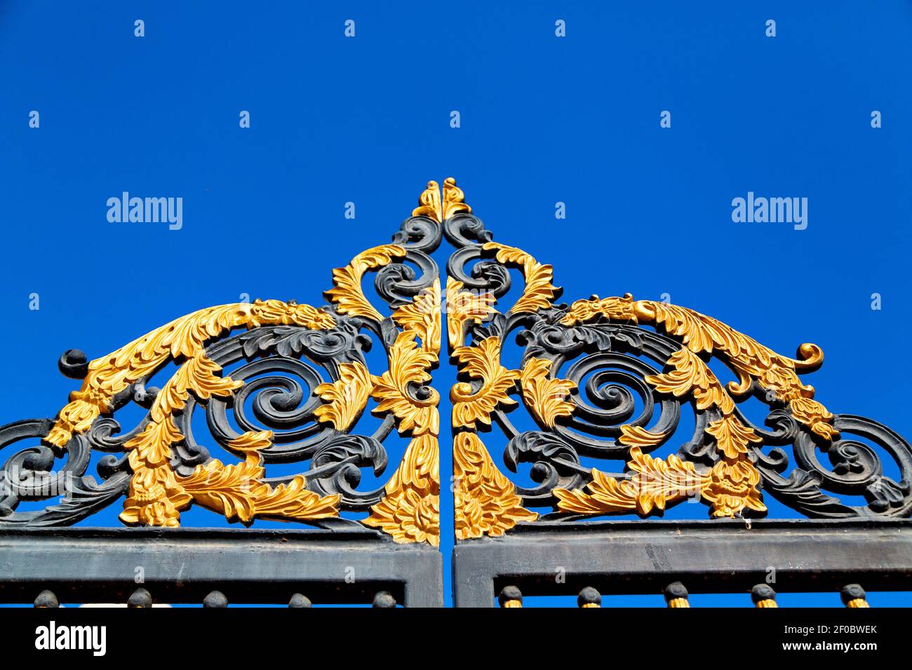 In oman the old metal gate Stock Photo - Alamy