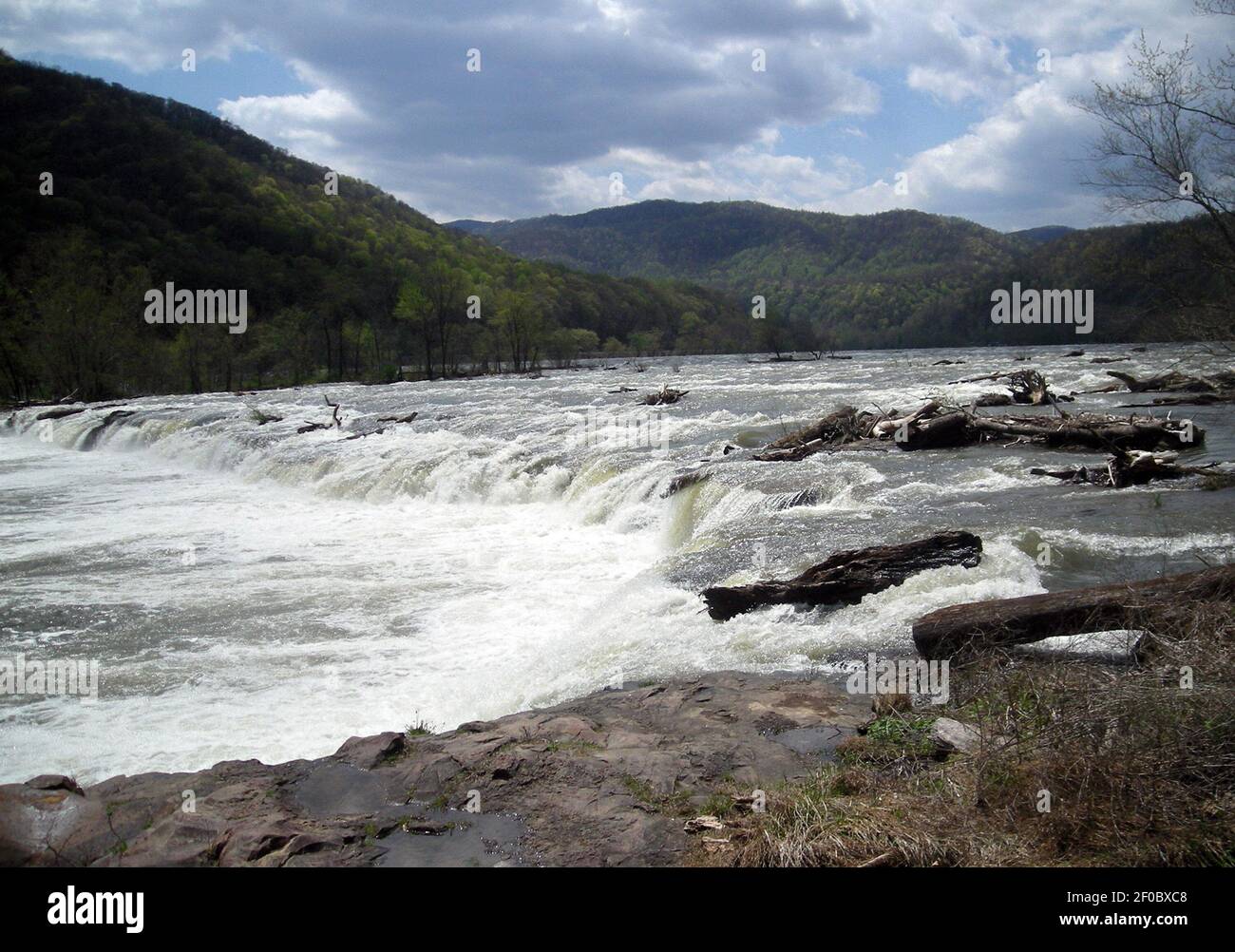 Sandstone Falls on the New River north of Hinton, West Virginia, drops ...
