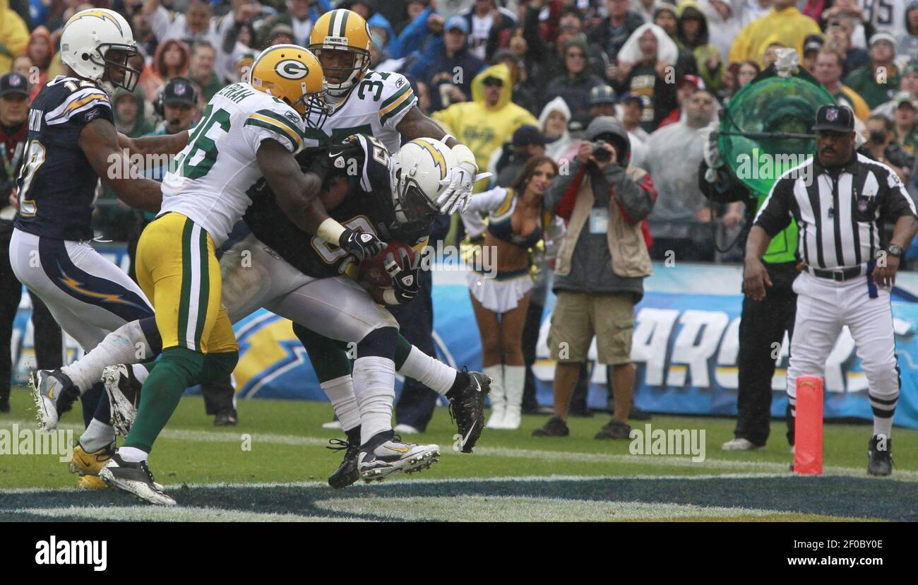 San Diego Chargers running back Mike Tolbert bulls his way into the end ...