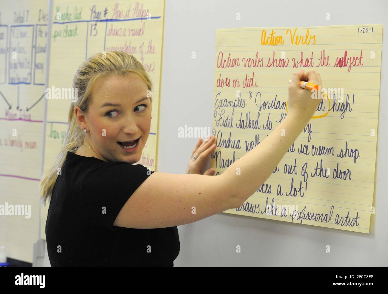Jane Fodrocy teaches cursive writing to her fifth grade students at ...