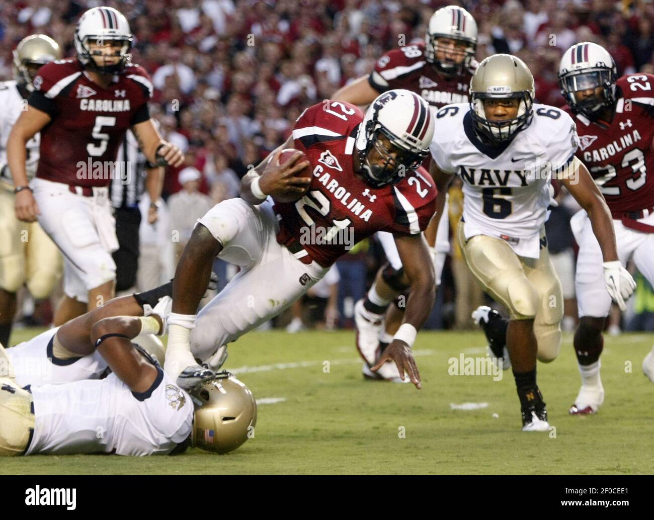 South Carolina running back Marcus Lattimore makes a first down against ...