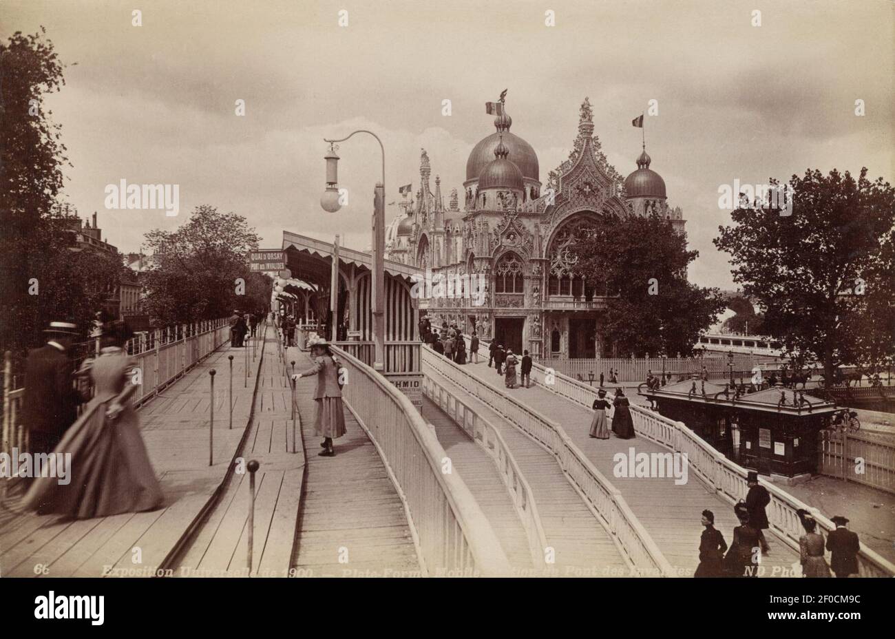 Invalides station hi-res stock photography and images - Alamy