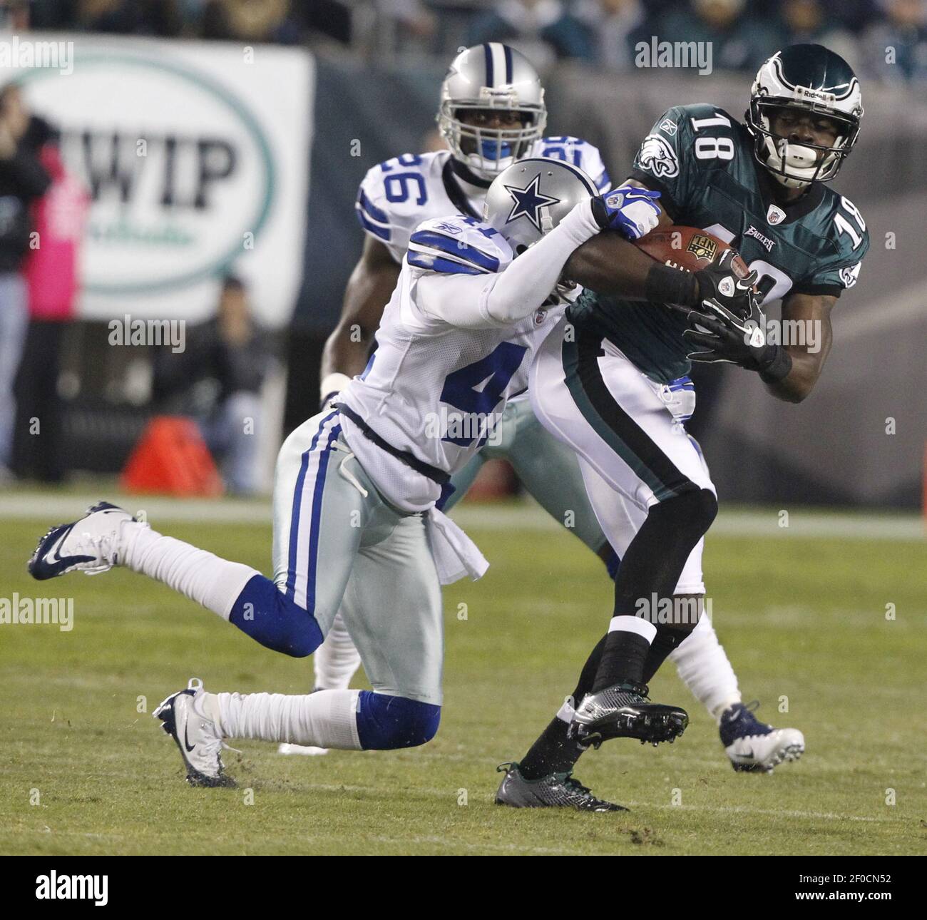 Dallas Cowboys cornerback Terence Newman (41) gets beat by Philadelphia ...