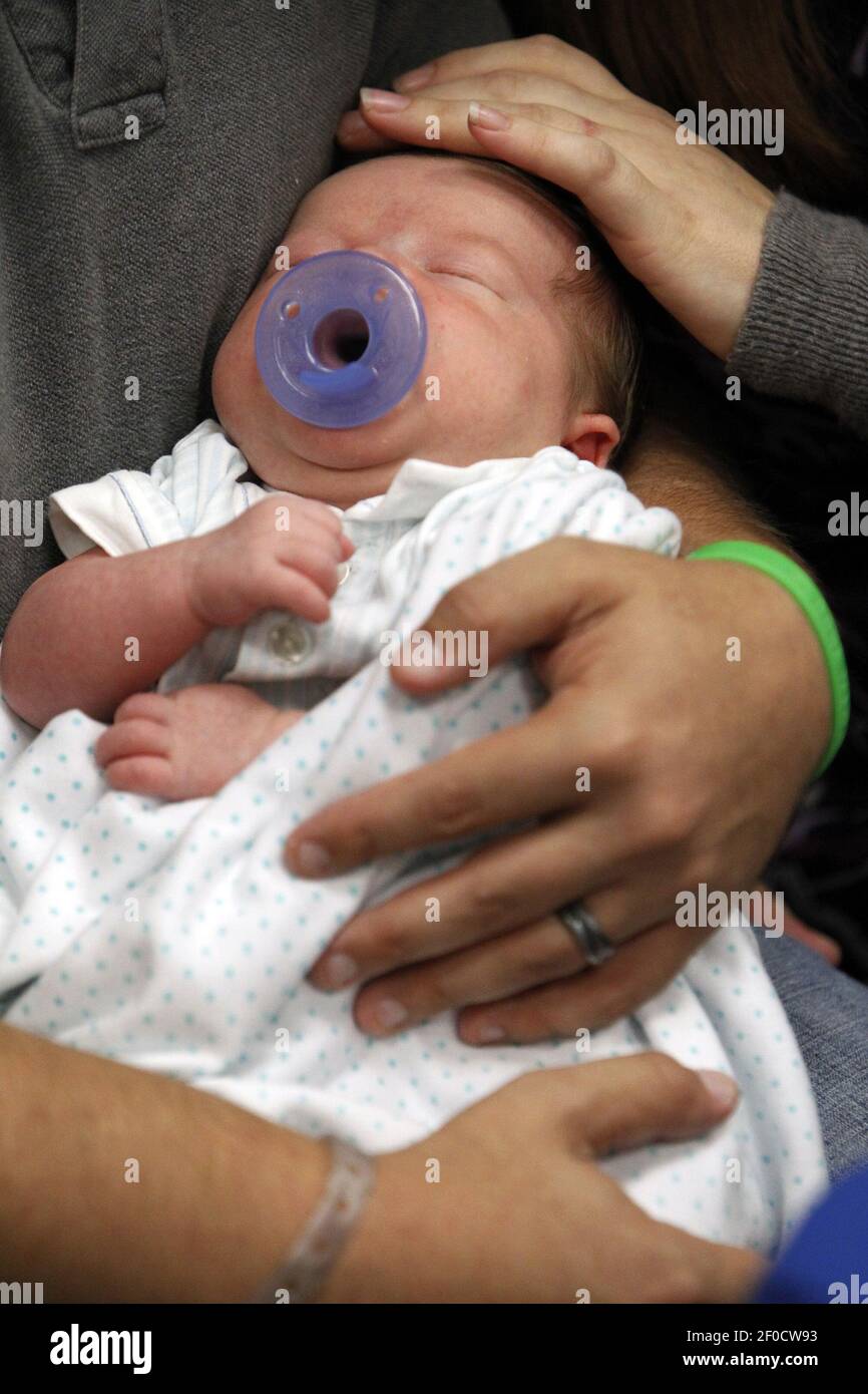 Trine Engebretsen and her husband Ryan Labbe introduce their son ...
