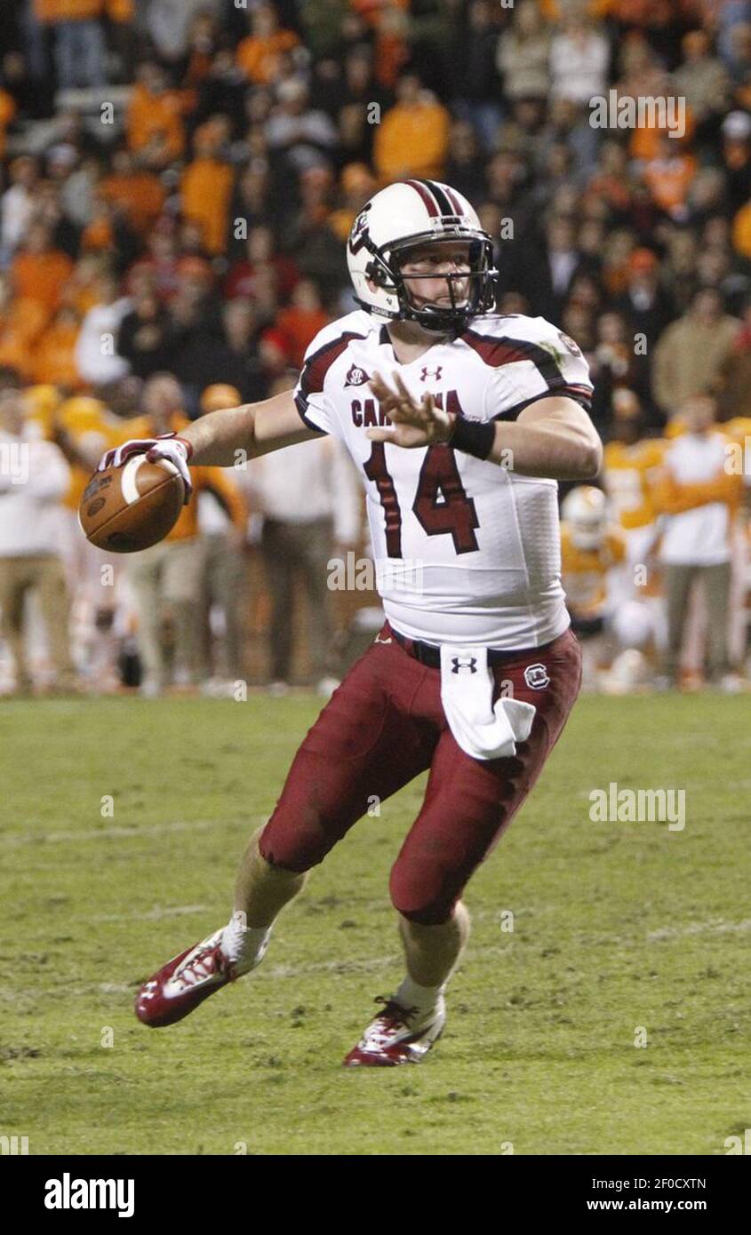 South Carolina quarterback Connor Shaw (14) looks for a receiver during ...
