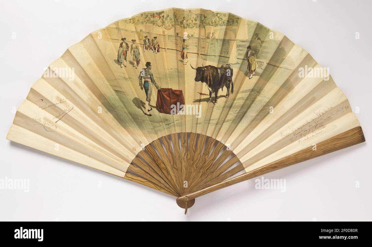 Pleated fan hi-res stock photography and images - Alamy