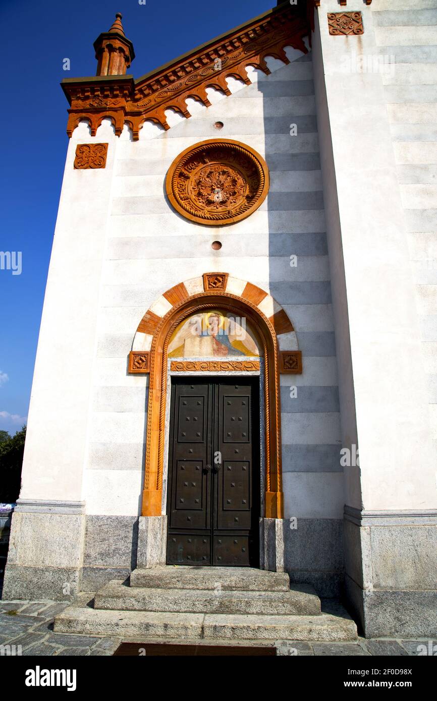 Church the mercallo old closed sidewalk italy lombardy Stock Photo - Alamy