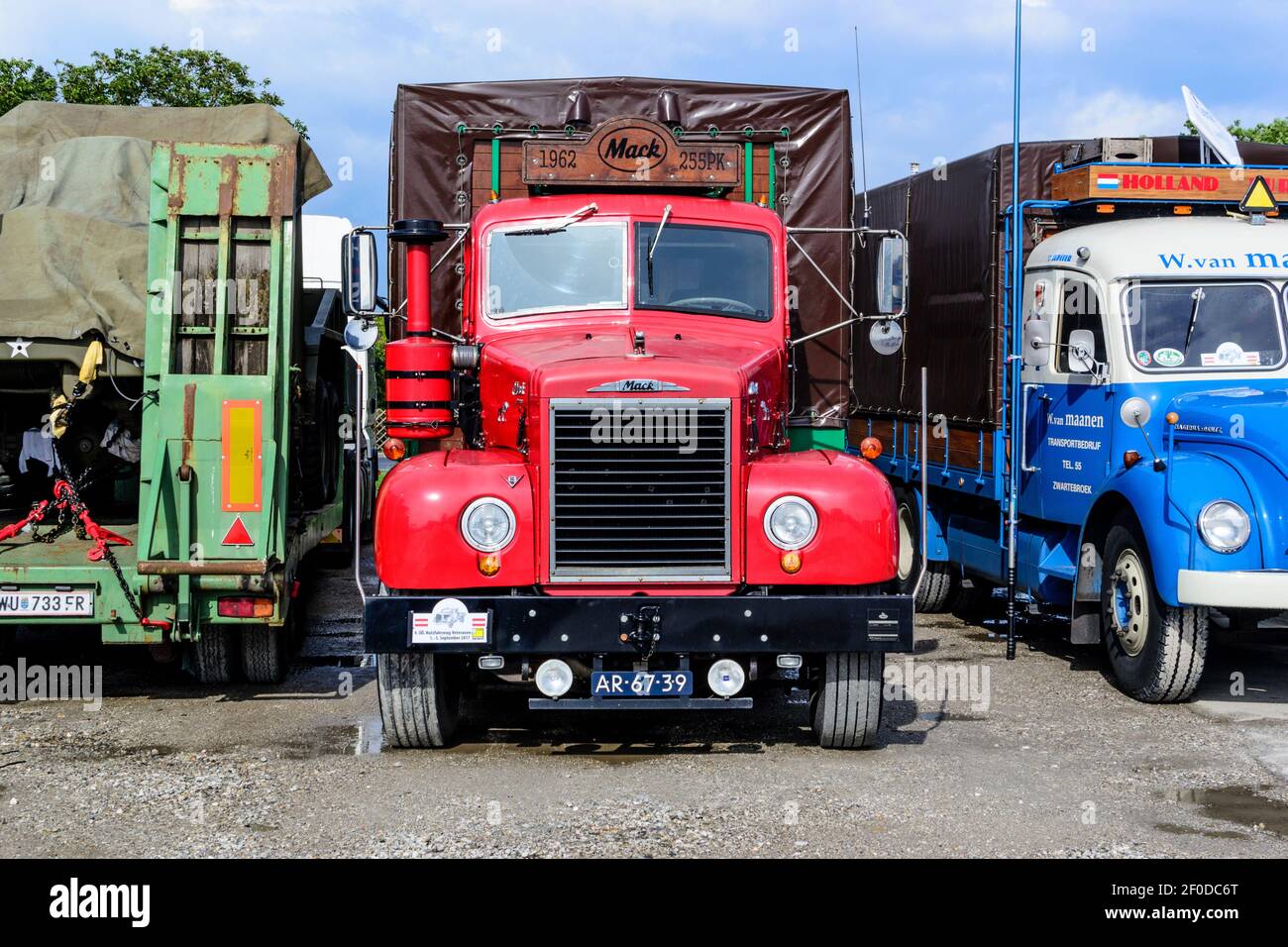 st.valentin, austria, 01 sep 2017, mack vintage truck at an oldtimer ...