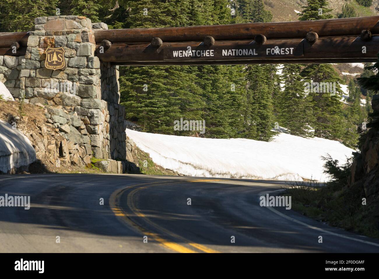 Us forest service sign hi-res stock photography and images - Alamy