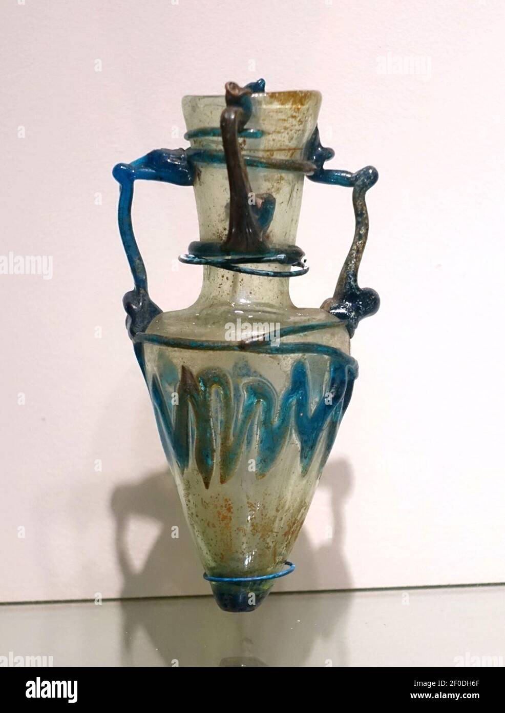 300 350 hi-res stock photography and images - Alamy