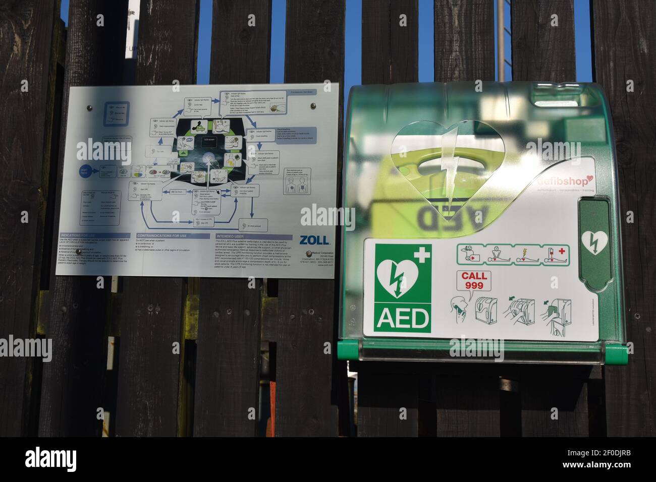 Defib sign hi-res stock photography and images - Alamy