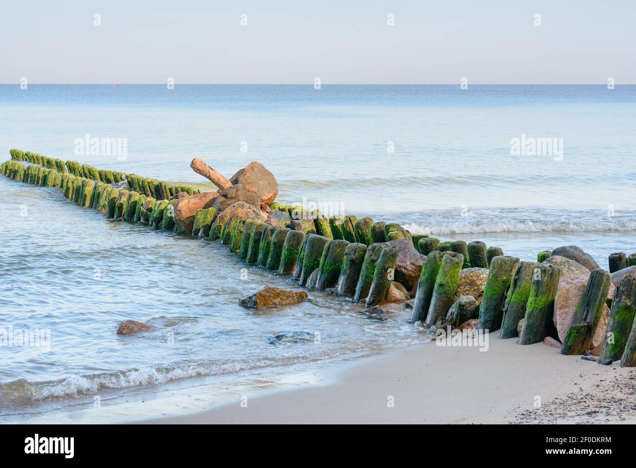 Wooden piles breakwater hi-res stock photography and images - Alamy