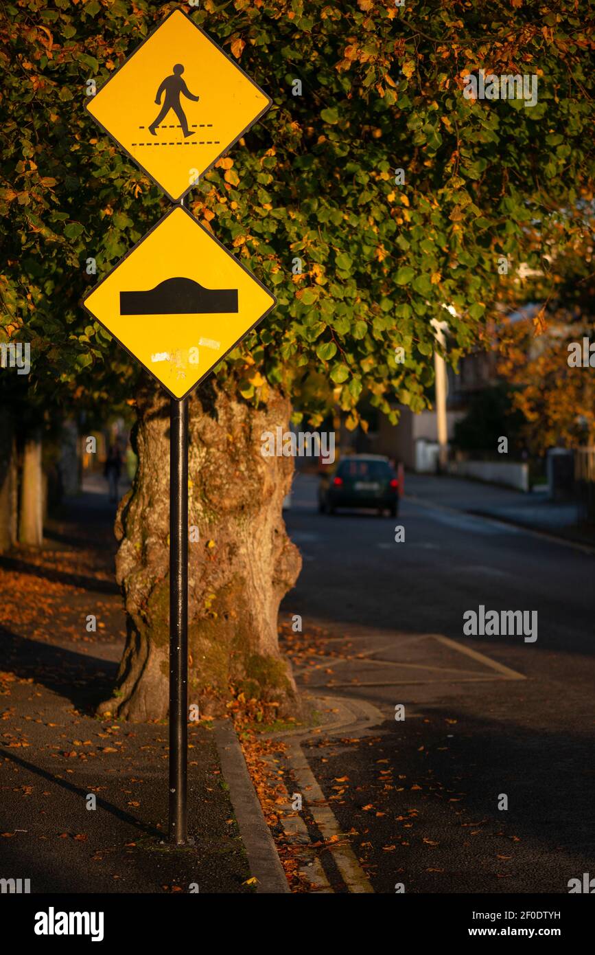 Warning of pedestrians crossing hi-res stock photography and images - Alamy